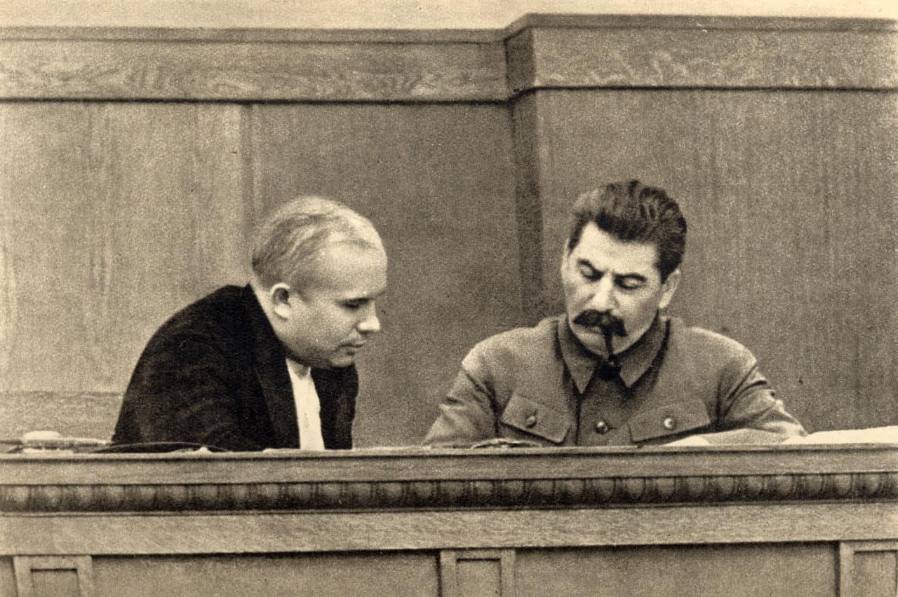 O stalinismo nunca apoiou nenhuma revolução; as boicotou (III) - Diário ...