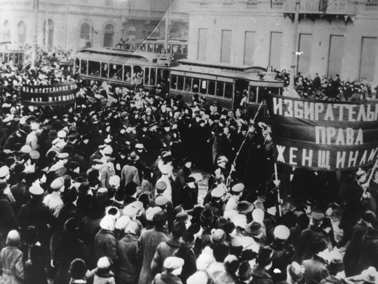 'A milícia proletária é o instrumento fundamental da Revolução ...