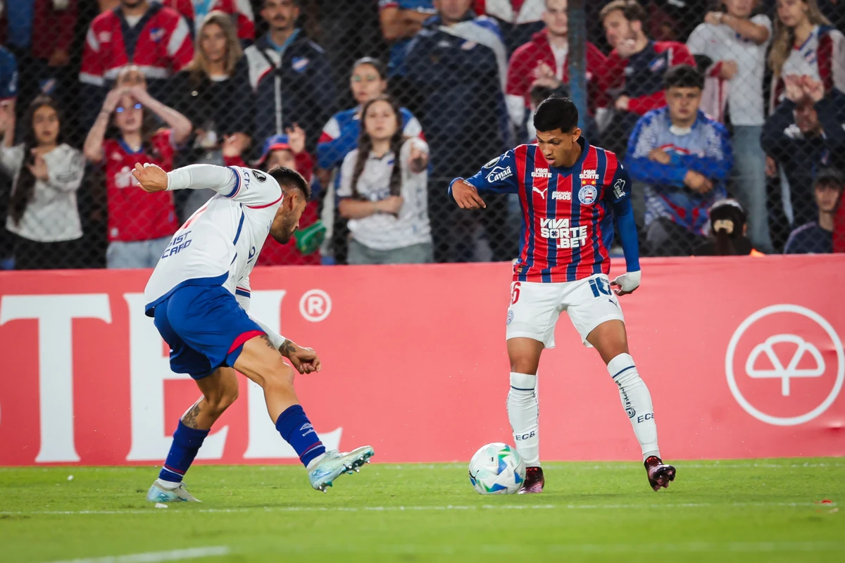 Torcida vaia demagogia identitária em jogo da Libertadores - Diário ...